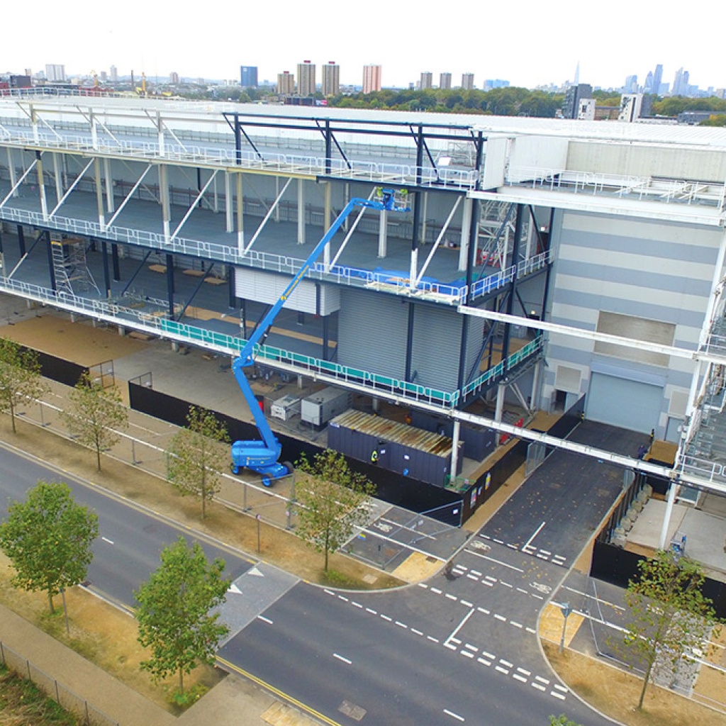 Continuous line acoustic louvre system and supporting steelwork | Caice